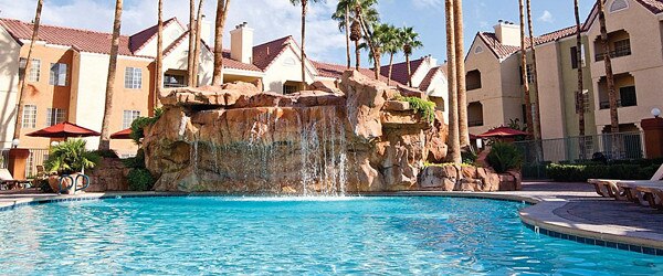 Perkopolis: Desert Club Resort