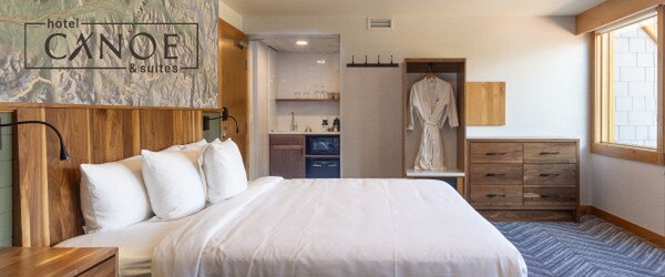 Perkopolis: Hotel Canoe & Suites